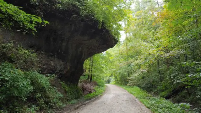 7-Caves Dirty Road Route: Bainbridge, Ohio - Steep Climbs, Fast ...